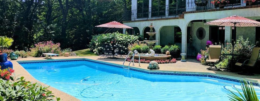 Aqua-Struction - Fiberglass pools | Iowa City - Cedar Rapids